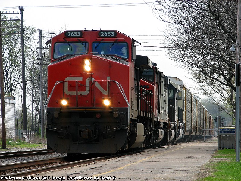CN 2653 The clouds roll in for this afternoon westbound